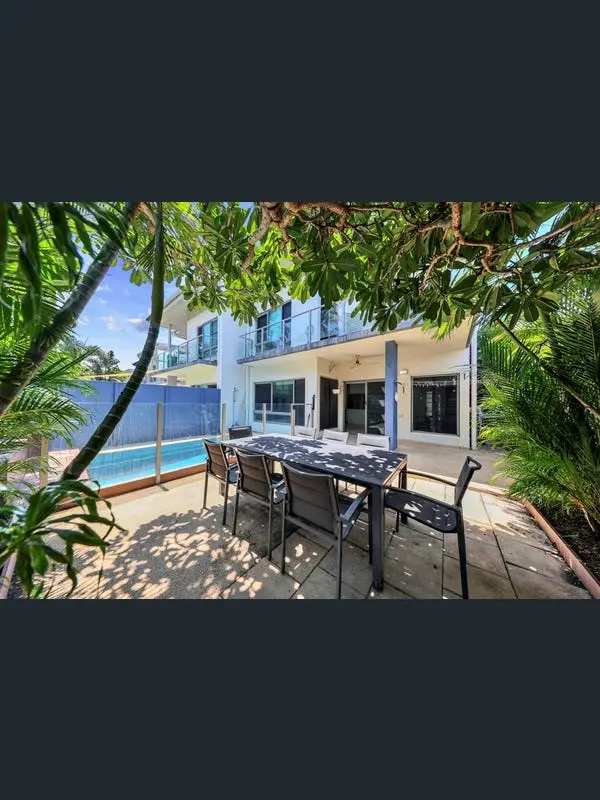 Room for Rent in The Gardens, Darwin | $296, Furnish... | Flatmates.com.au