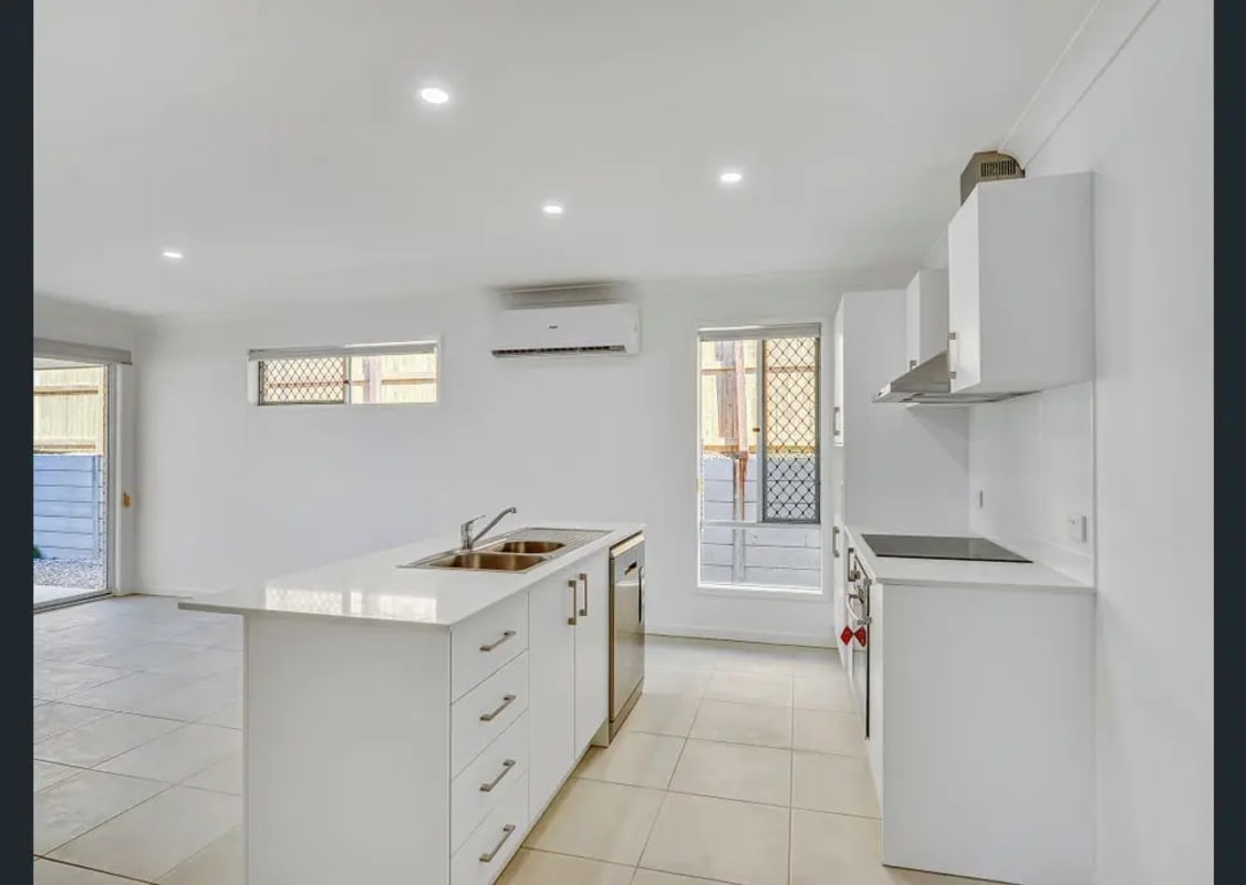 Room for Rent in Spring Mountain, Brisbane | $200, U... | Flatmates.com.au