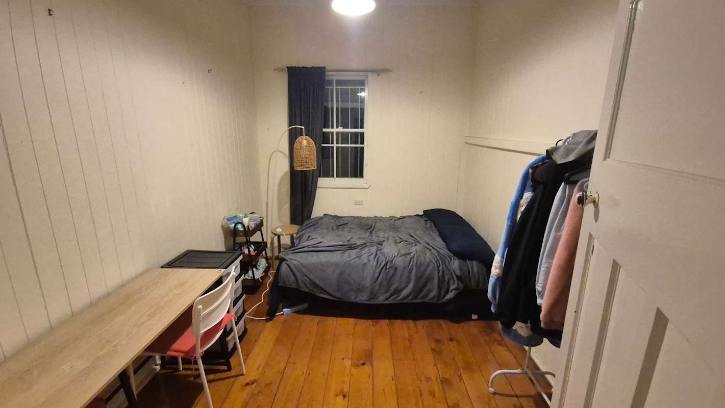 Room for Rent in East Brisbane, Brisbane | $229, Fur... | Flatmates.com.au