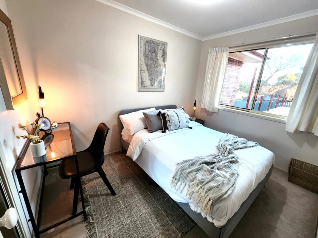 Room for Rent in Gordon, Canberra | $265, Furnished,... | Flatmates.com.au