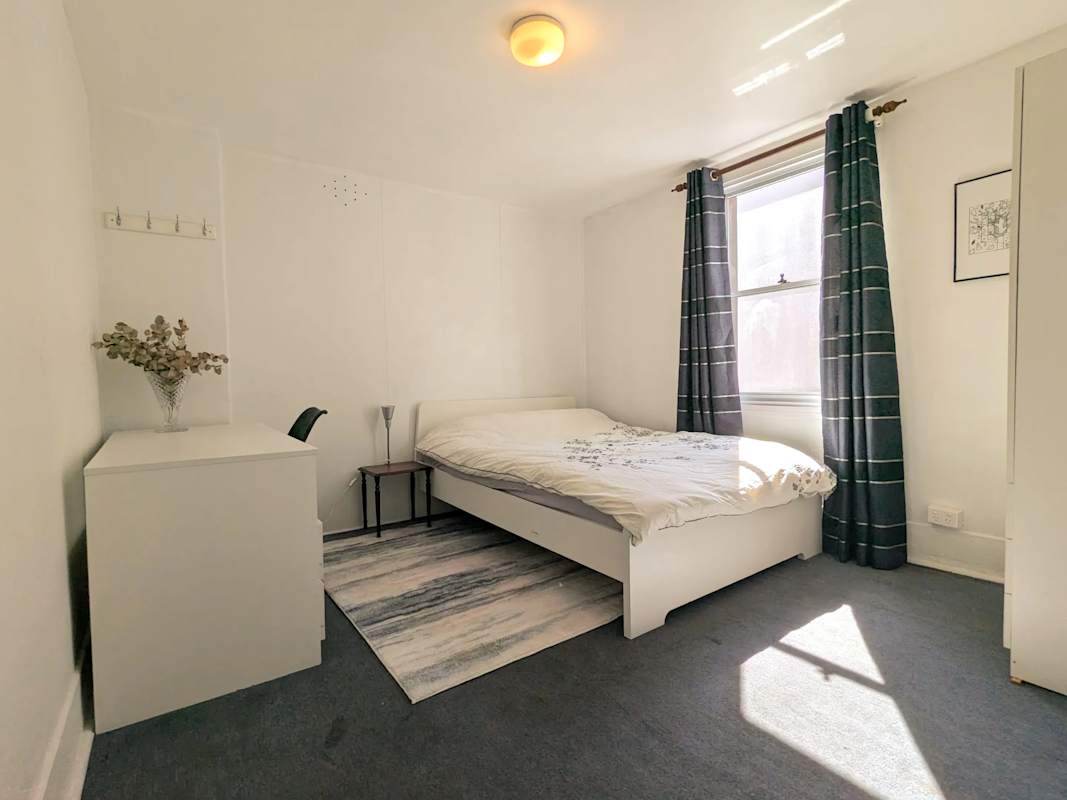 Room for Rent in Ultimo, Sydney | $375, Furnished, S... | Flatmates.com.au