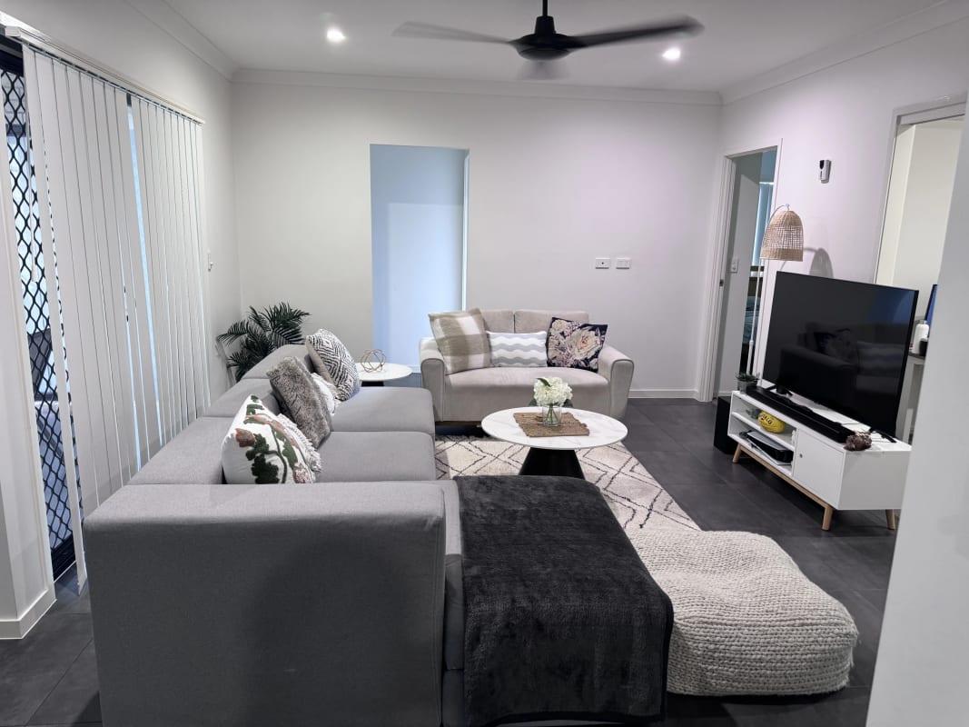 2 Rooms for Rent in Spring Mountain, Brisbane | $280... | Flatmates.com.au
