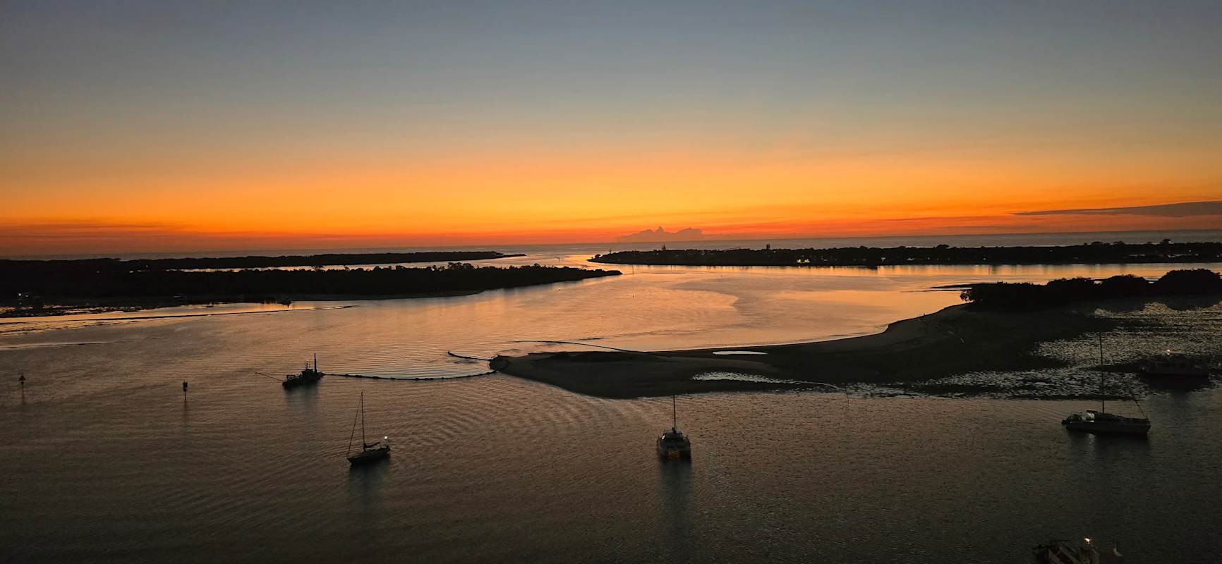 Room for Rent in Labrador, Gold Coast | $450, Flexib... | Flatmates.com.au