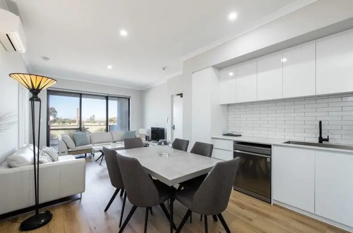 Room for Rent in North Coogee, Perth | $290, Furnish... | Flatmates.com.au