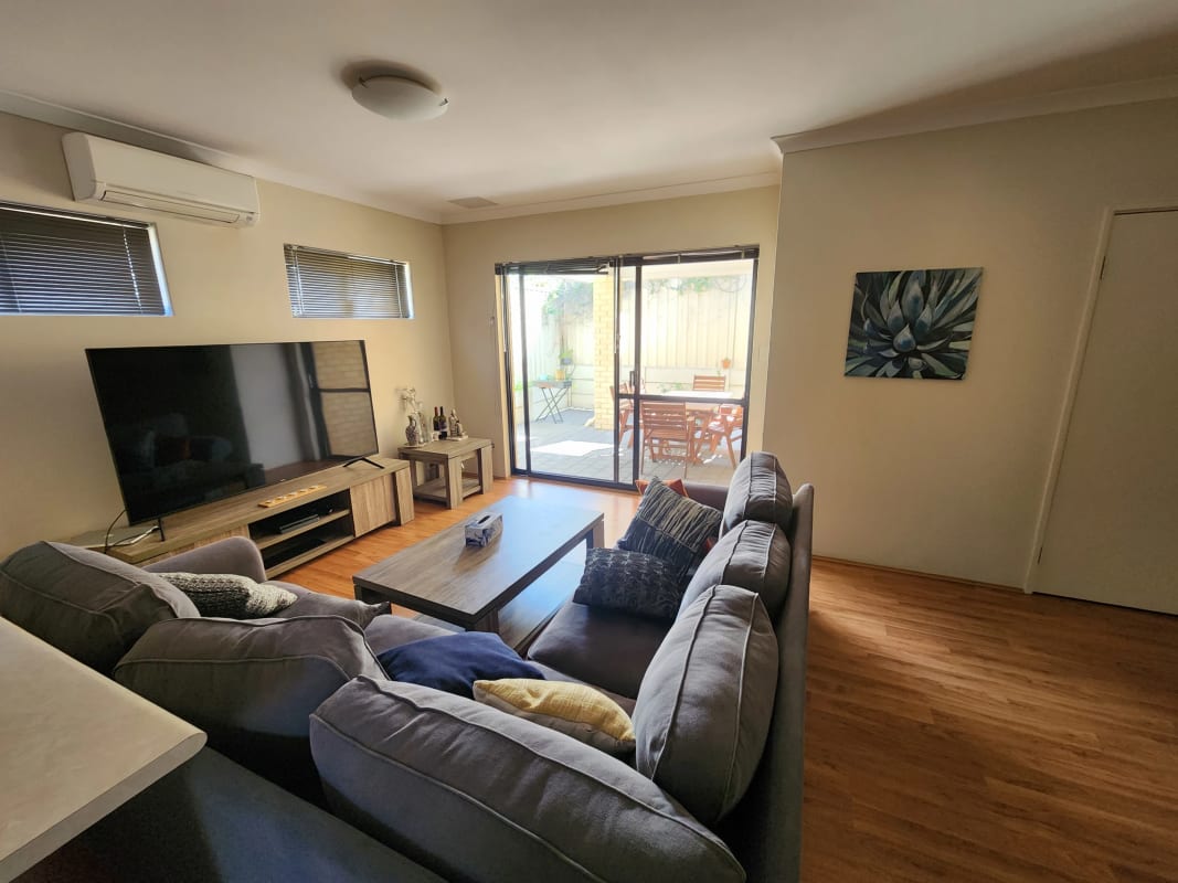 Room for Rent in Westminster, Perth | $300, Furnishe... | Flatmates.com.au