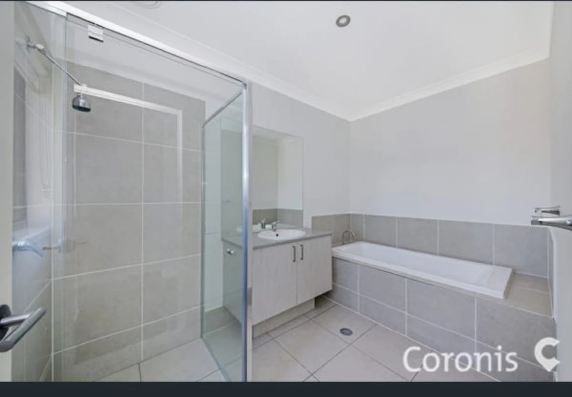Room for Rent in Spring Mountain, Brisbane | $280, F... | Flatmates.com.au