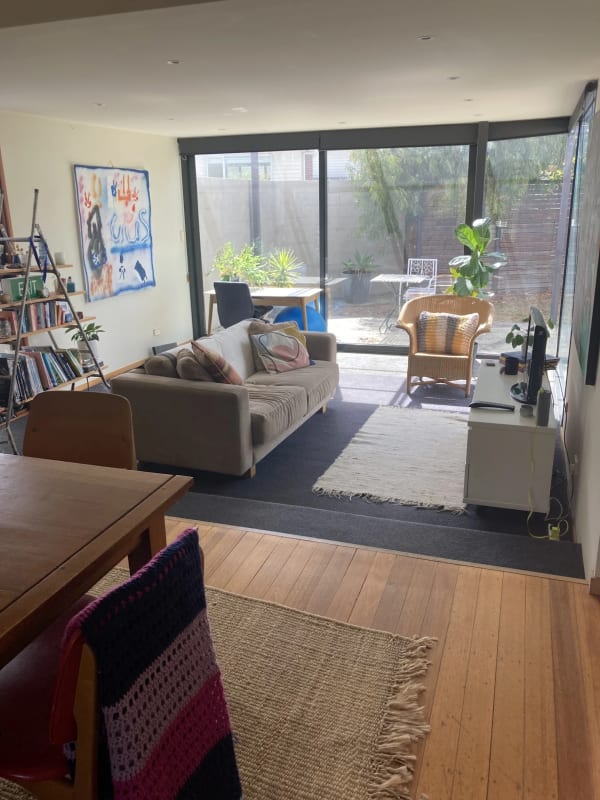 One Bed Flat for Rent in Howrah, Hobart | $400, Furn... | Flatmates.com.au