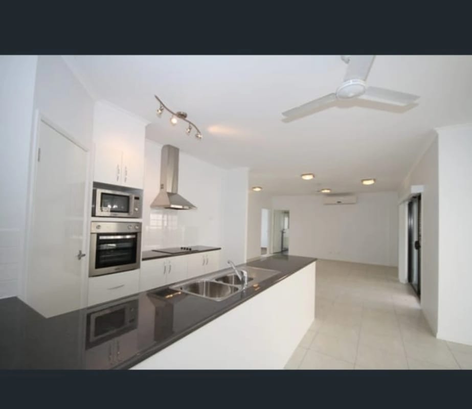 Room for Rent in MacKenzie, Brisbane | $450, Furnish... | Flatmates.com.au